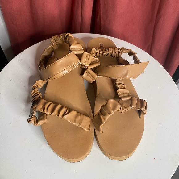 JustFab | Shoes | Us 2 Womens Tan Platform Sandals | Poshmark